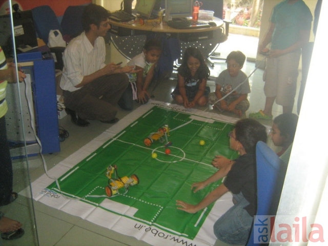 Reliance Web World in Connaught Place, Delhi | 3 people Reviewed - AskLaila